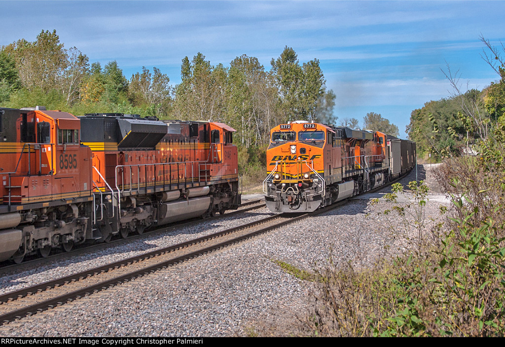 BNSF 5772 Meets BNSF 9146